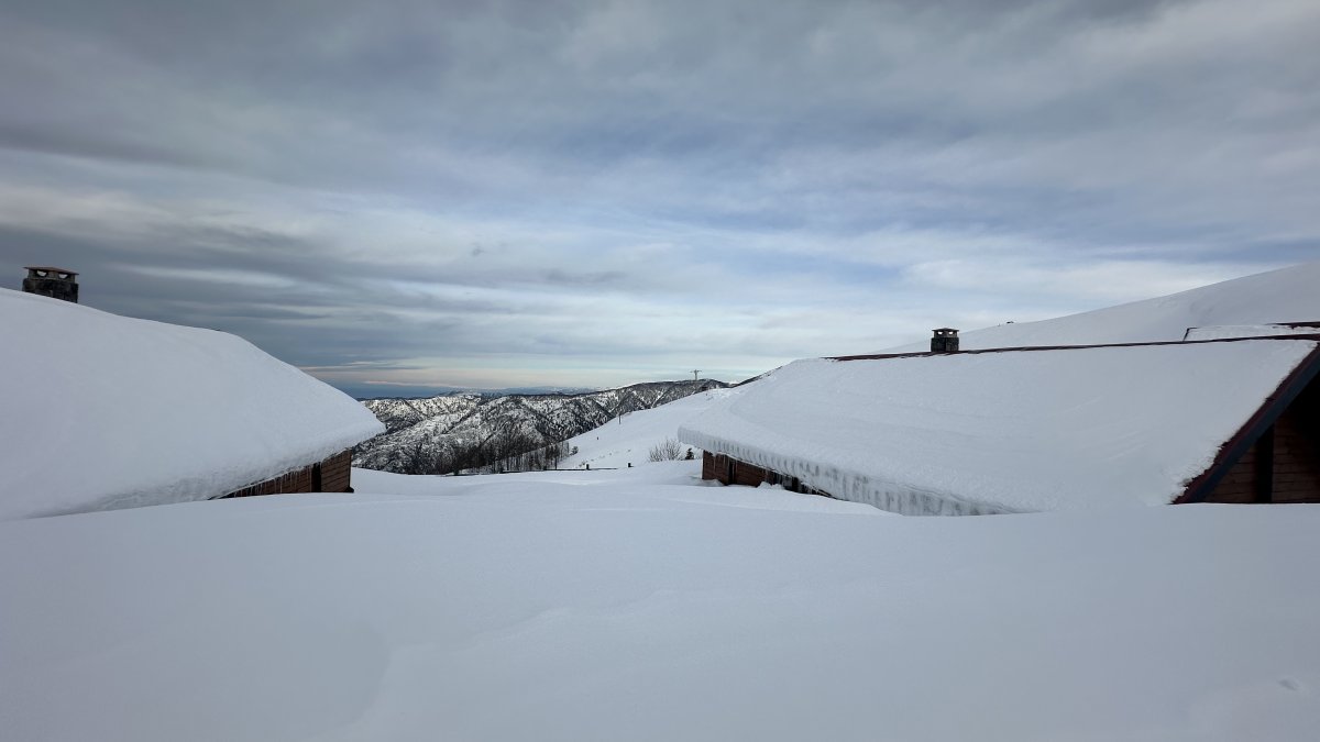 Handüzü Yaylası'na 172 santimetre kar yağdı