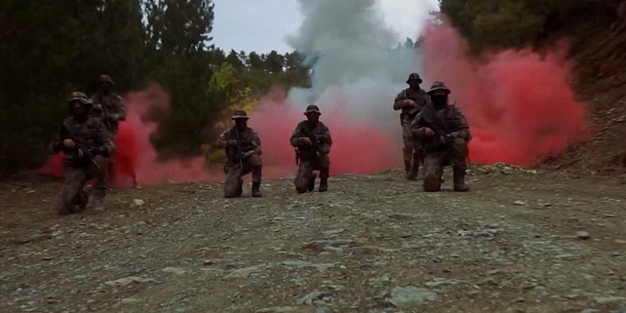 Polis özel harekatın MAK timi geride can bırakmamak için zorlu ...